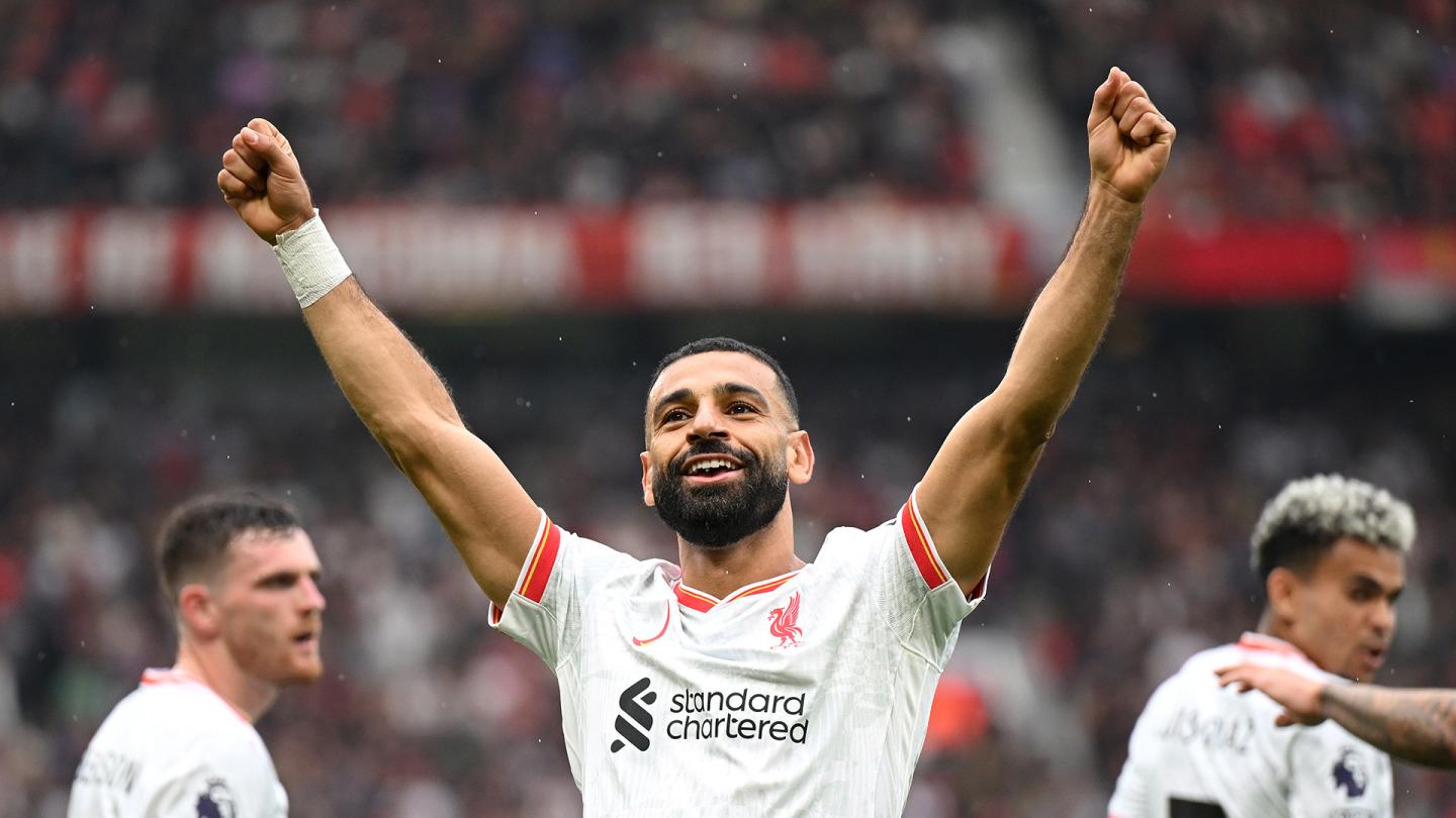 Photos: Liverpool debut new Nike third kit in Old Trafford victory ...