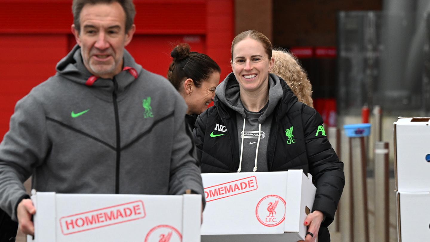 Reds ambassador Natasha Dowie helps deliver 2,000 Christmas hampers to ...