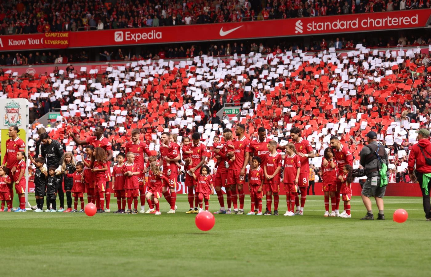 Anfield's special mosaic for the champions: 'LFC - Campione - 20 ...