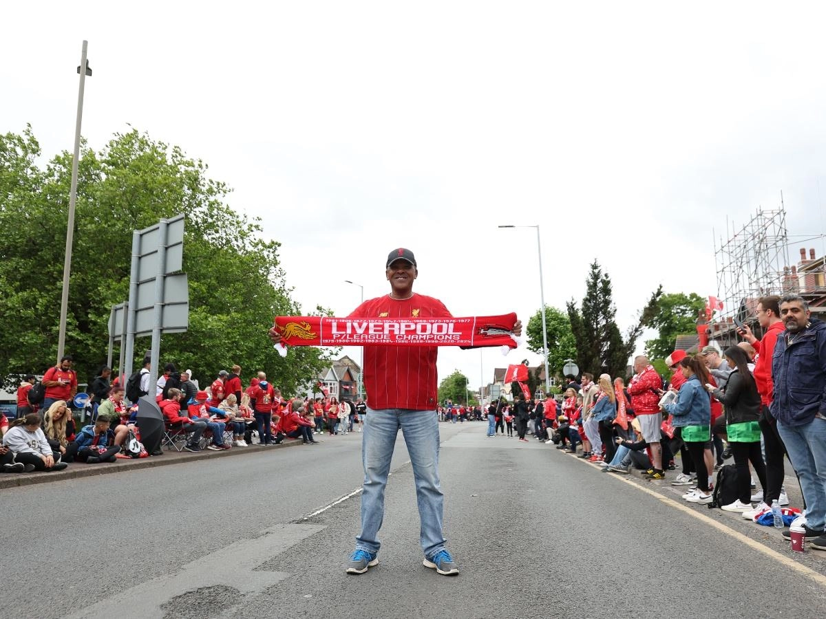 The best photos from Liverpool's open-top bus parade for Premier League ...