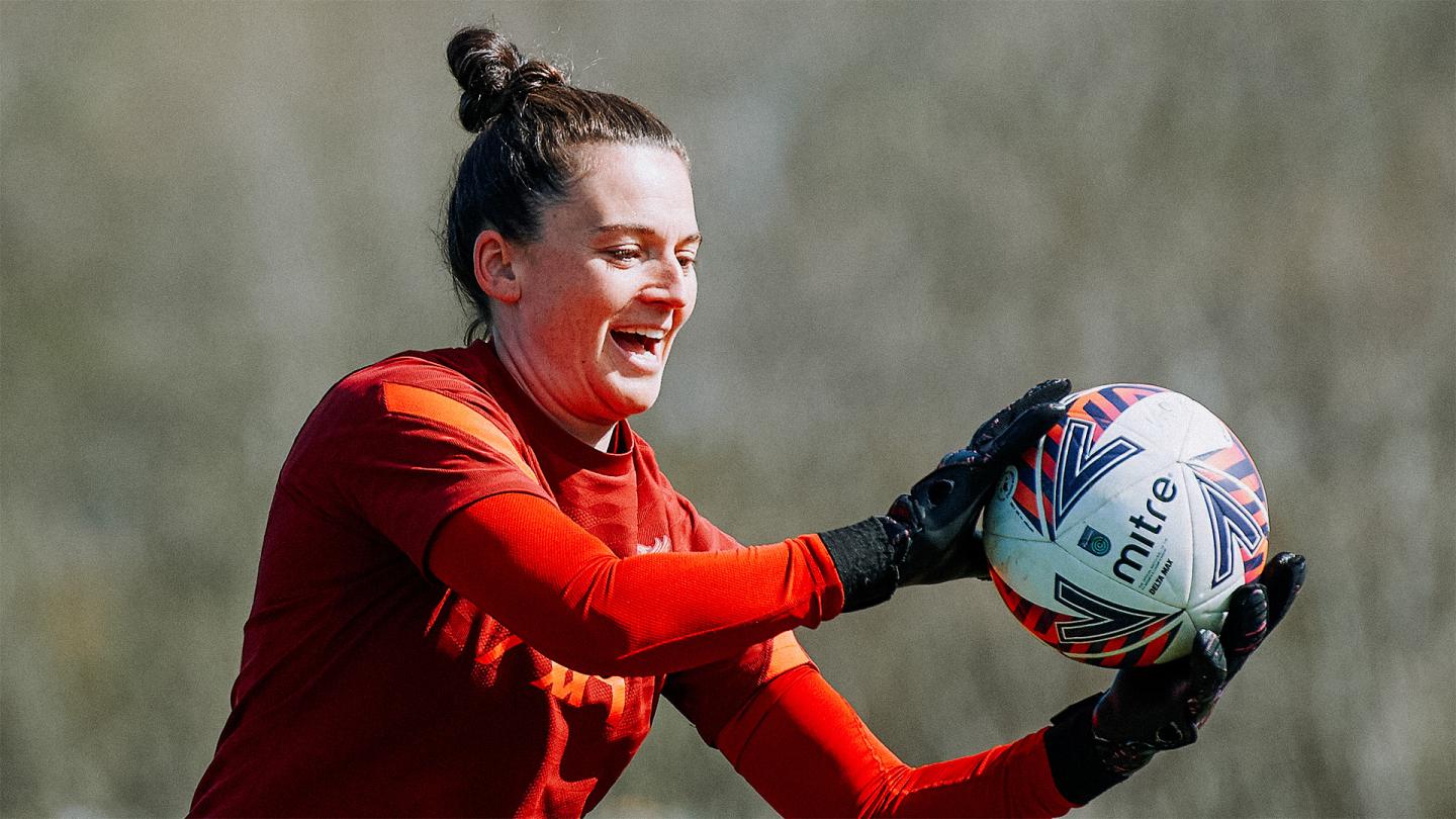 Rachael Laws wins FA Women's Championship Golden Glove - Liverpool FC