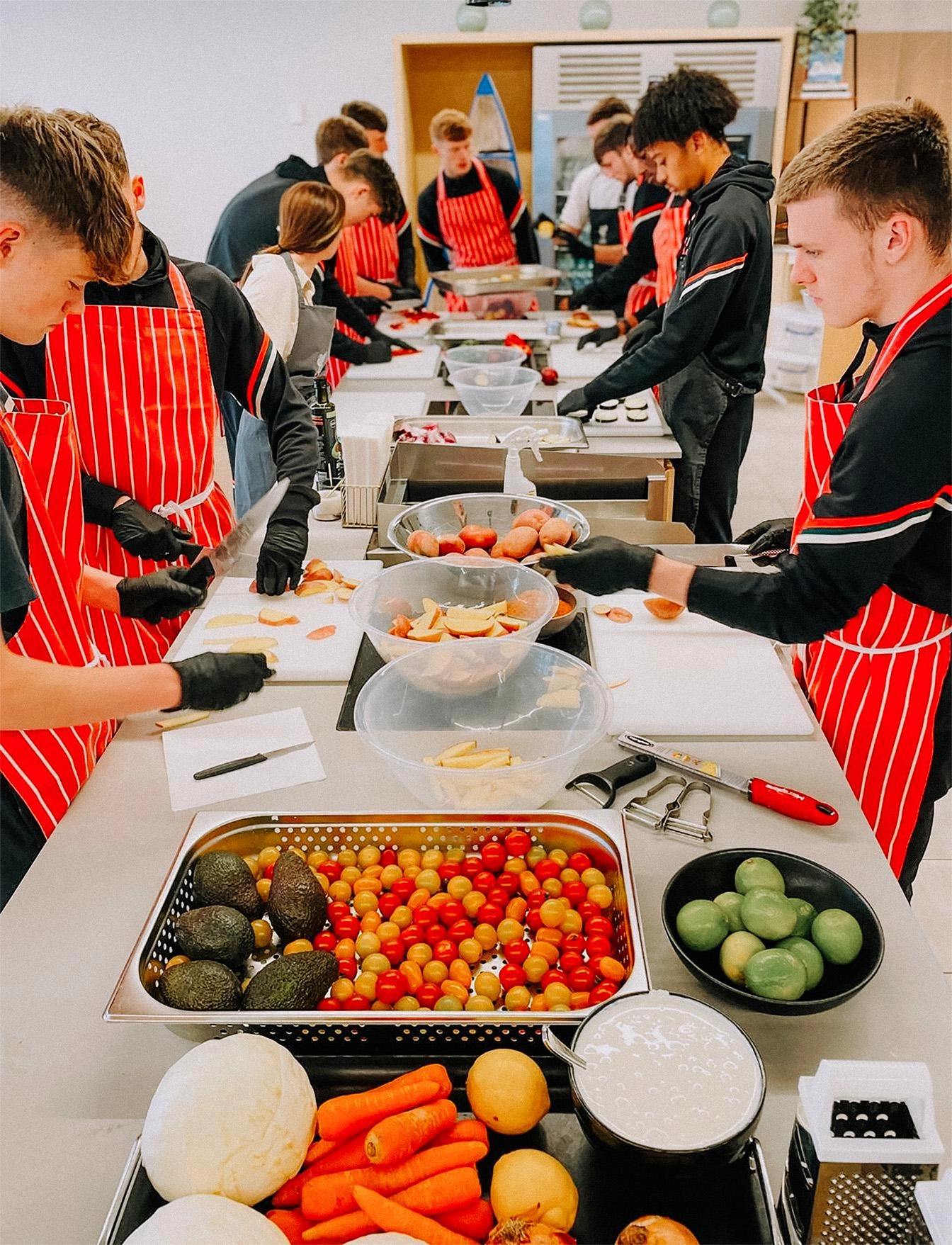 Club experts help LFC Academy players improve skills - Liverpool FC