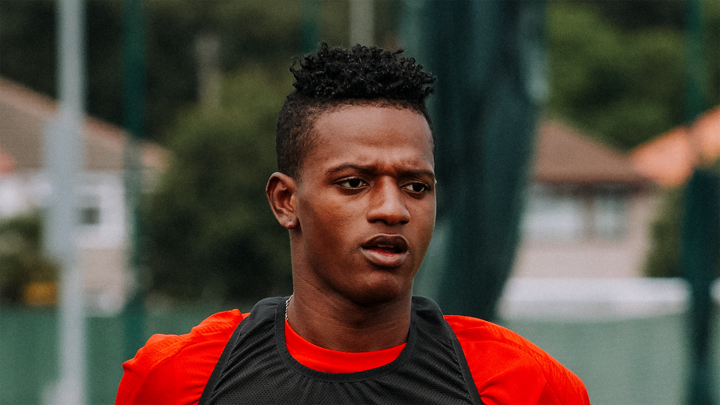 Anderson Arroyo extends LFC deal and completes Alaves loan move ...