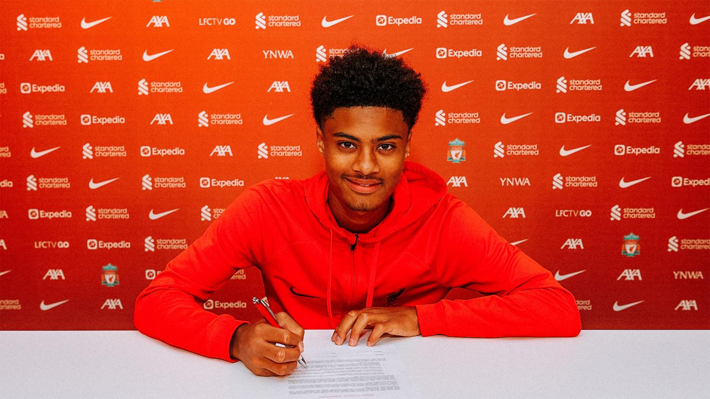 Kyle Kelly signs first professional contract with LFC - Liverpool FC