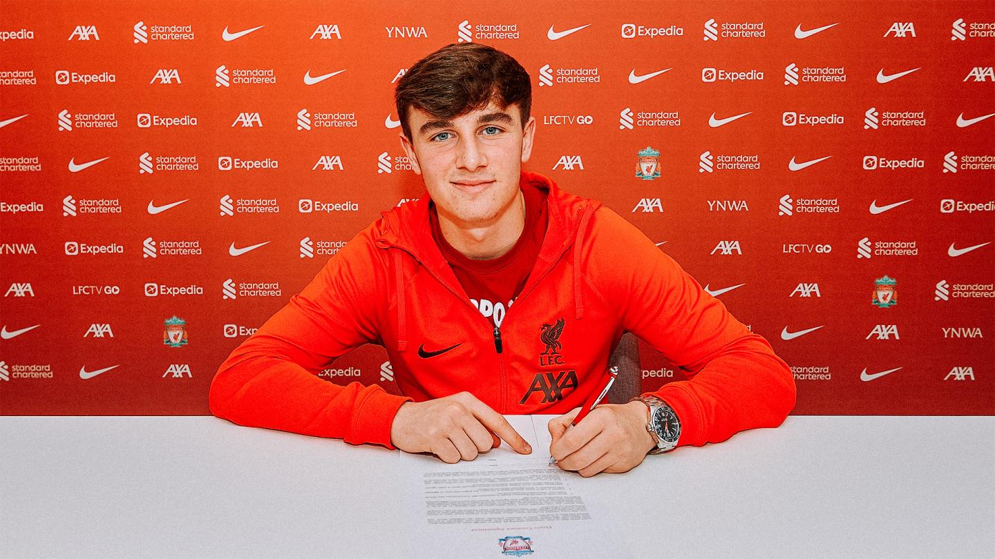 Josh Davidson signs first professional contract with LFC - Liverpool FC