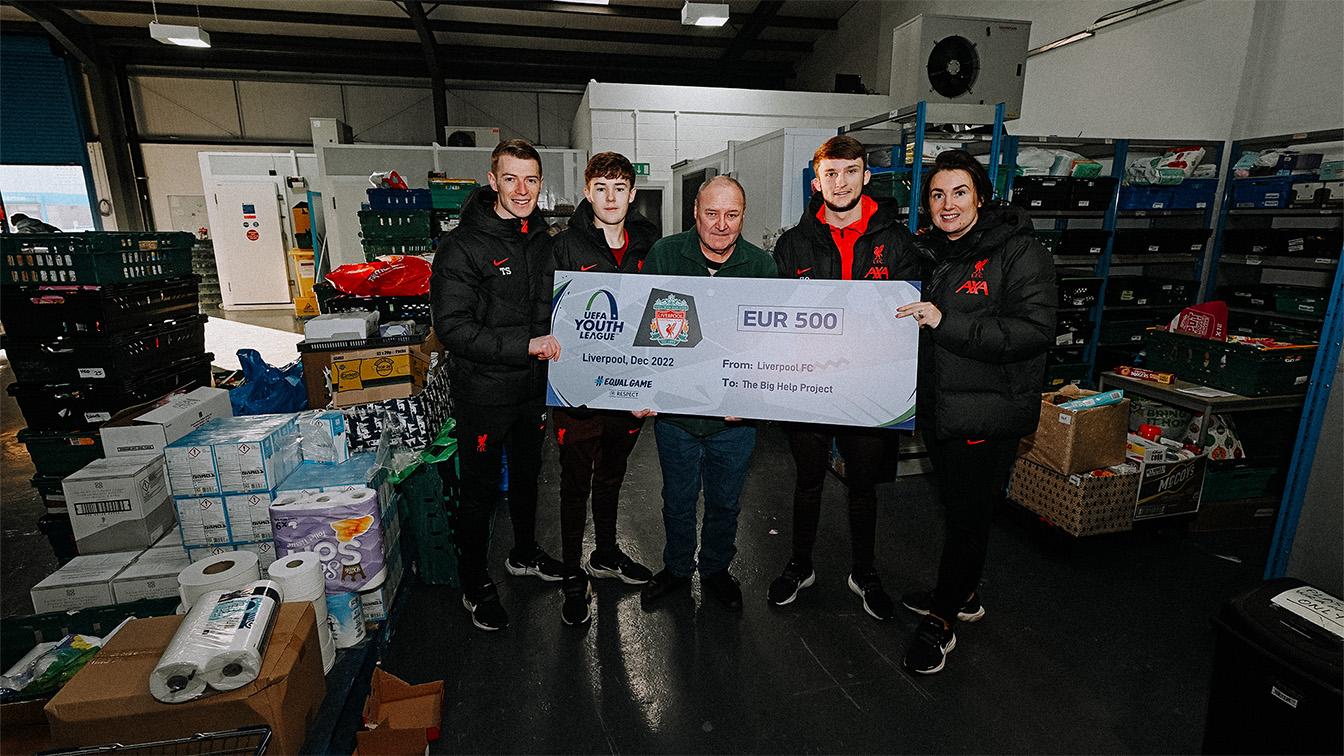 LFC U18s make a difference with the Big Help Project - Liverpool FC