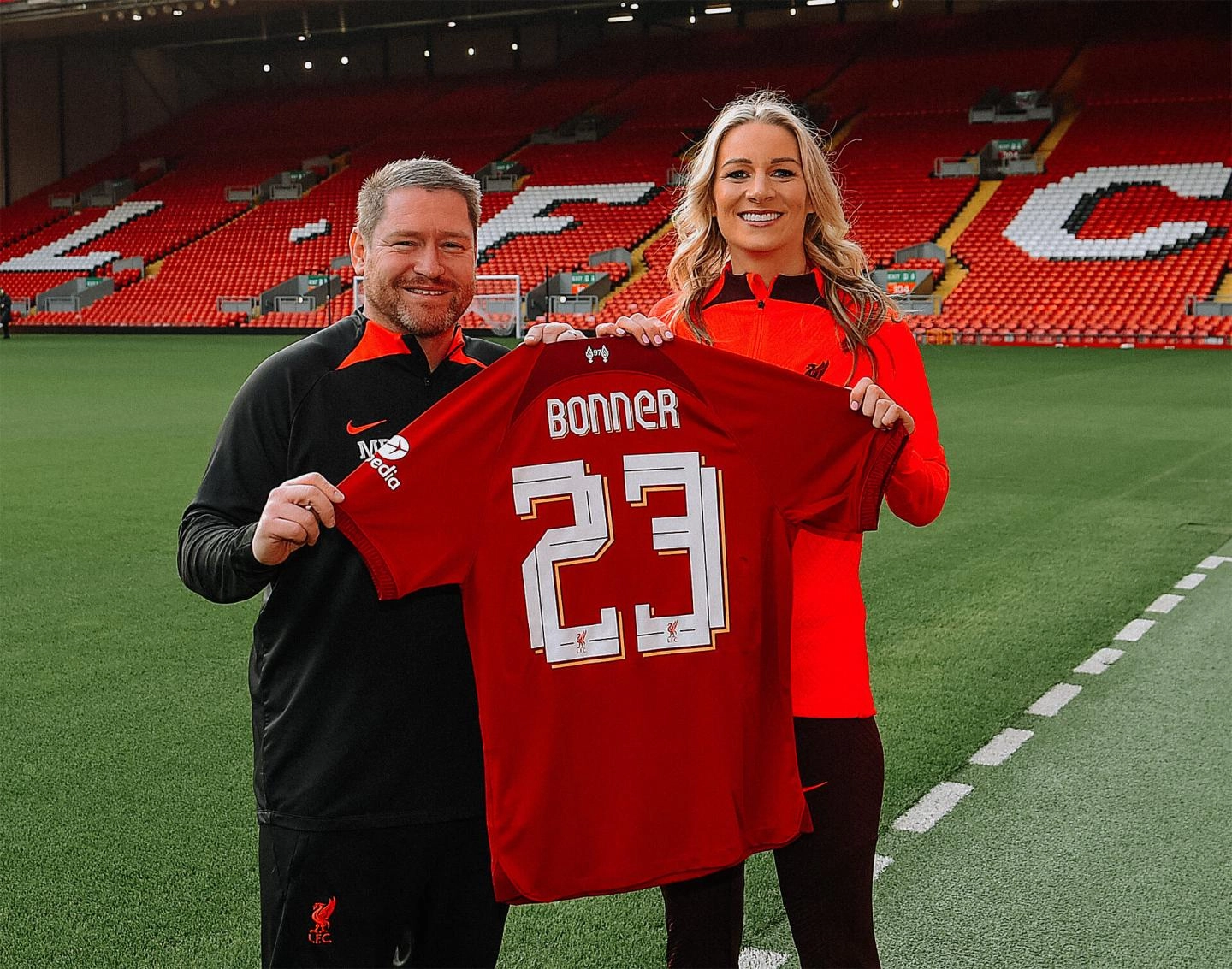 Gallery: Gemma Bonner re-signs for Reds at Anfield - Liverpool FC