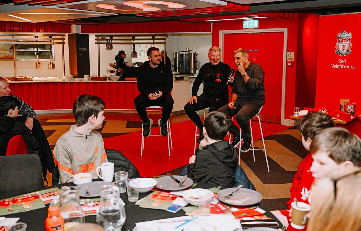 Alan Kennedy and Paul Smith join Red Neighbours breakfast clubs at ...