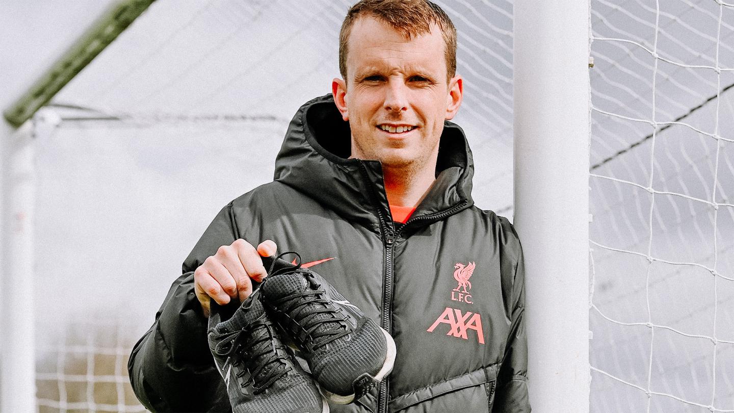 LFC Women coach to tackle London Marathon for charity - Liverpool FC