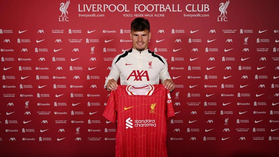 Milos Kerkez, defender - Liverpool FC