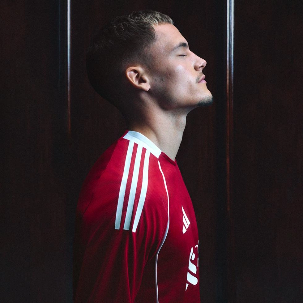 Le LFC et Adidas entament un partenariat de 10 ans et dévoilent de ...