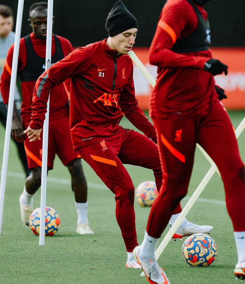 Thursday's training session as Liverpool prepare for Chelsea trip ...