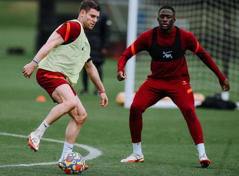 Thursday's training session as Liverpool prepare for Chelsea trip ...