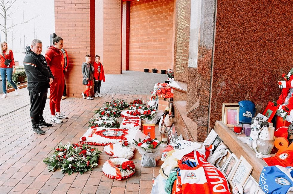 Reds pay respects to the 97 on Hillsborough anniversary - Liverpool FC